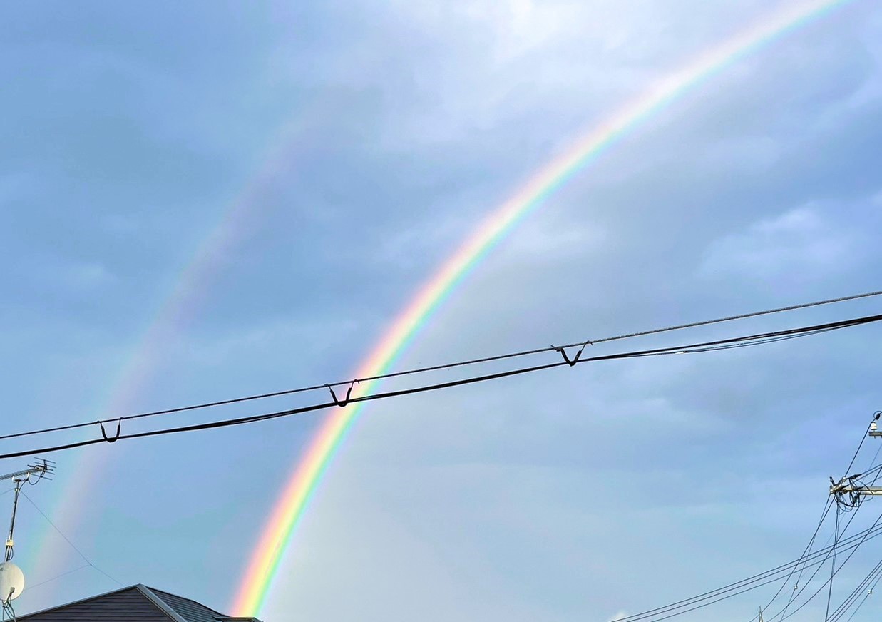 憂鬱な雨の日に見た虹がとても綺麗でした! さっちゃんばぁばのブログ ~笑う門には福来る~